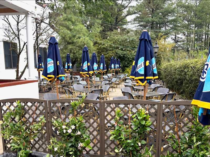 Maggie's at Lakewood Country Club- restaurant & banquet hall